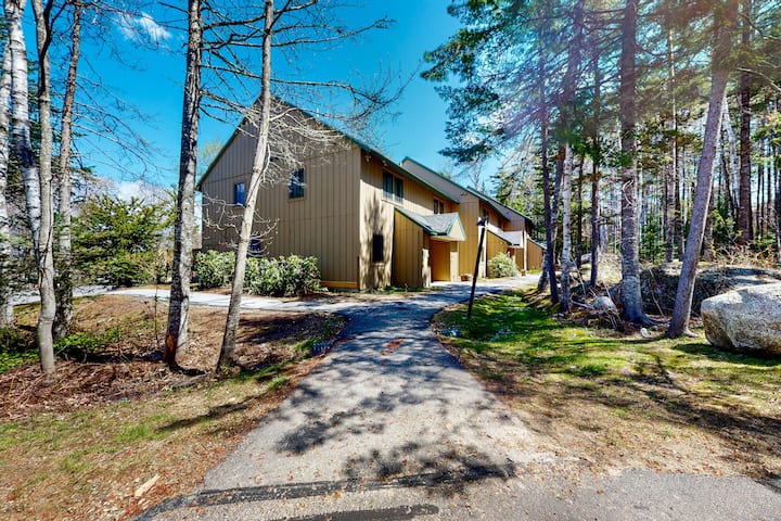 2br With Private Patio, W/d, & Pool Access - Waterville Valley, NH