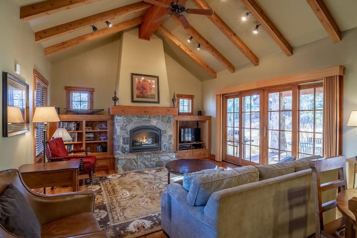 Peaceful Cottage  With Private Hot Tub - Donnelly, ID
