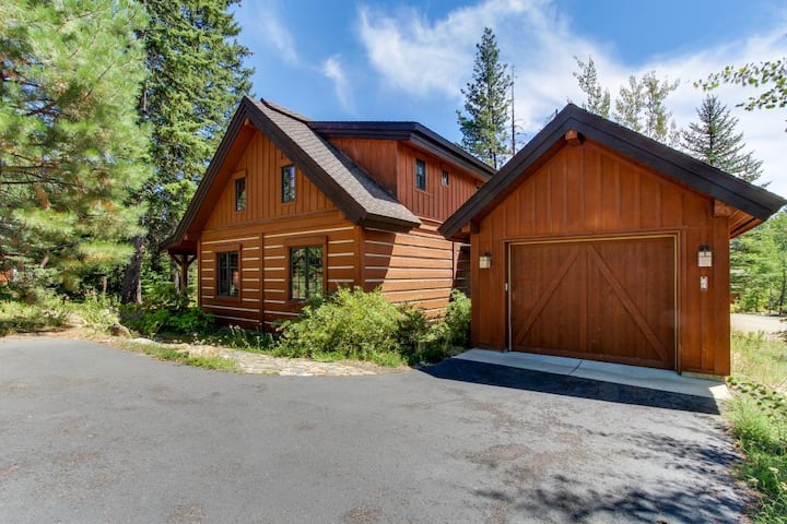 Serene Chalet|private Hot Tub|wood Fireplace - Donnelly, ID
