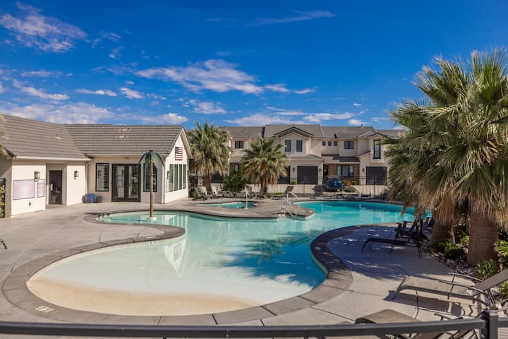 Desert Sky @ Freedom Village | Family Amenities - セントジョージ, UT