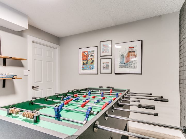 4br/foosball/arcade Games/full Kitchen/king Bed - Des Moines, IA