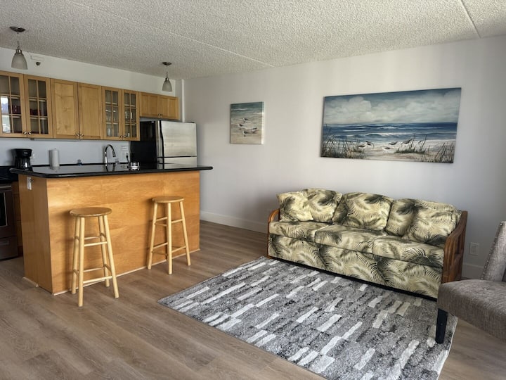 Renovated Waikiki Banyan - Taxes/fees Included! - Lanikai Beach, HI