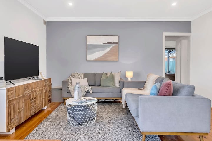 West Beach Hideaway: A Relaxed Coastal Locale - Glenelg