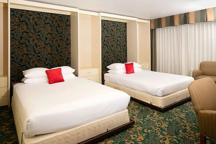 Located Close To St. George Temple! Free Parking! - St. George, USA