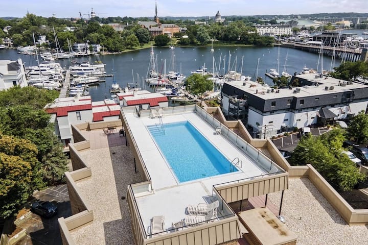 Prime Location Waterfront Eastport Condo W Parking - Arnold, MD