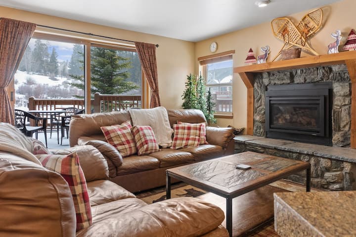Cozy Ski-in/ski-out, Walk To Main St! - Breckenridge, CO