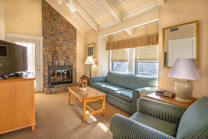 Shenandoah Villas Two Bedroom Condo - CrossKeys Vineyards, Mt Crawford