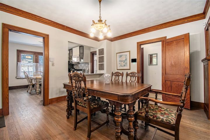 Classic 4br Bowery Hill Gem, Near Top Spots! - Council Bluffs, IA