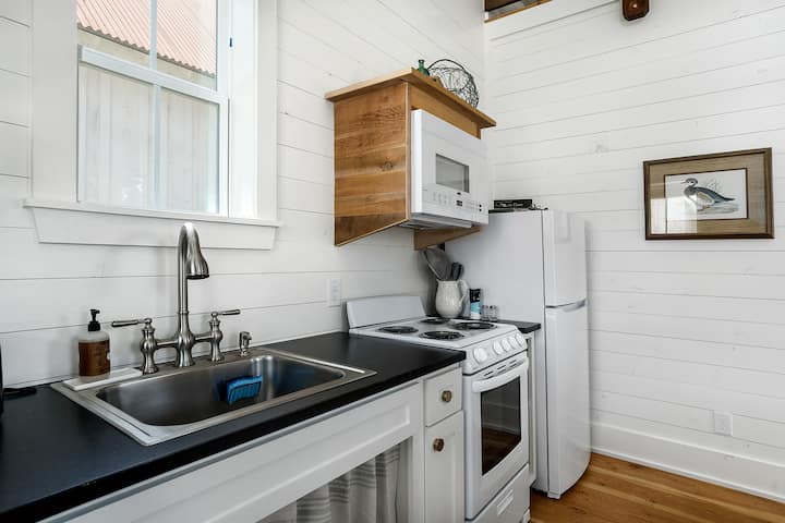Family Row Home - Cabin B - Ada Compliant - Dripping Springs, TX