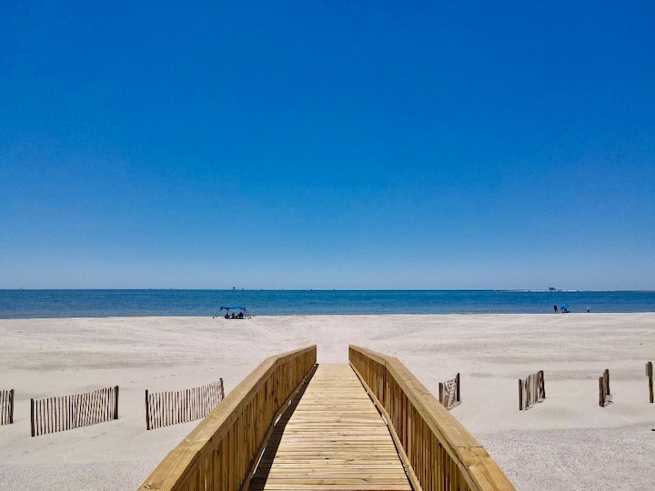 Lighthouse View | Gulf Front & Pet Friendly - Dauphin Island, AL