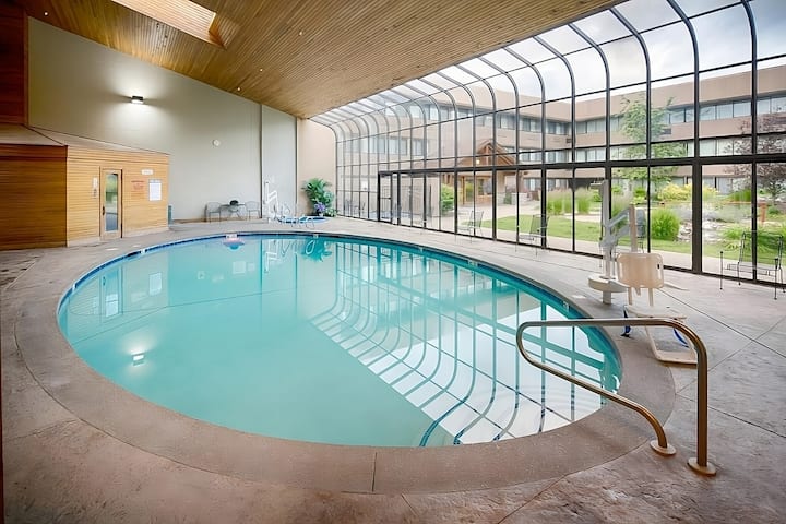 Relax And Recharge! Pets Allowed, Onsite Pool - Kalispell