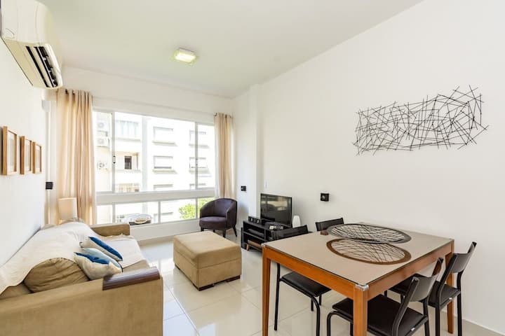 Copacabana Bordering Ipanema Charming 3 Bedrooms - Rio de Janeiro