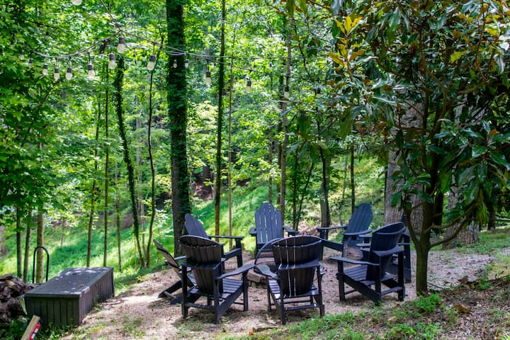 5br Estate W/ Guesthouse | Private Waterfall Trail - Hendersonville, NC