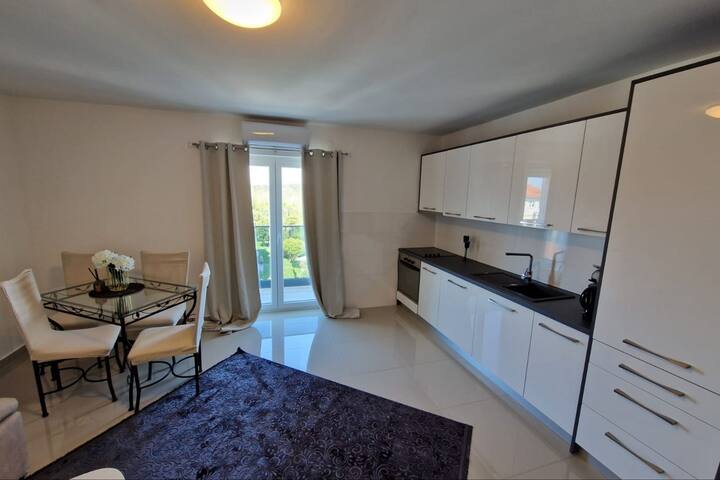 Villa Amra - Beach Area Apartment Amra 4 In Poreč - Poreč