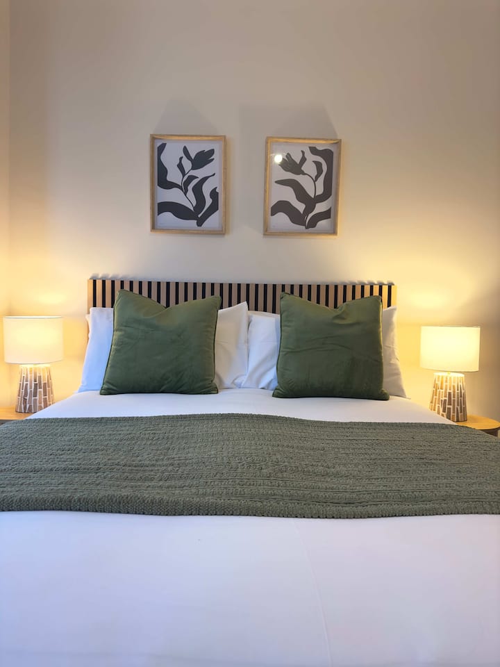 Spacious Family Retreat With Double & Single Bed - Bournemouth