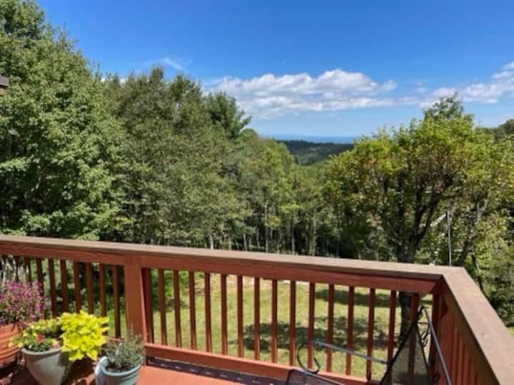 Higher Ground- Pet Friendly, One Level, Views - Boone, NC