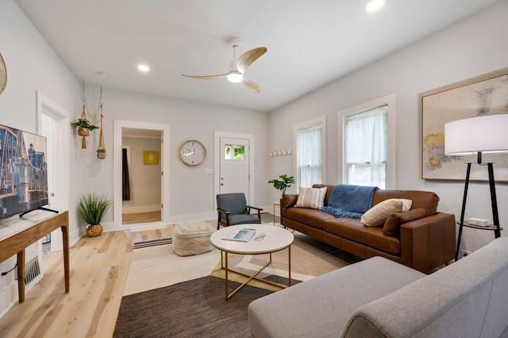 Teresa's Cottage - Walkable To Downtown - Sturgeon Bay, WI