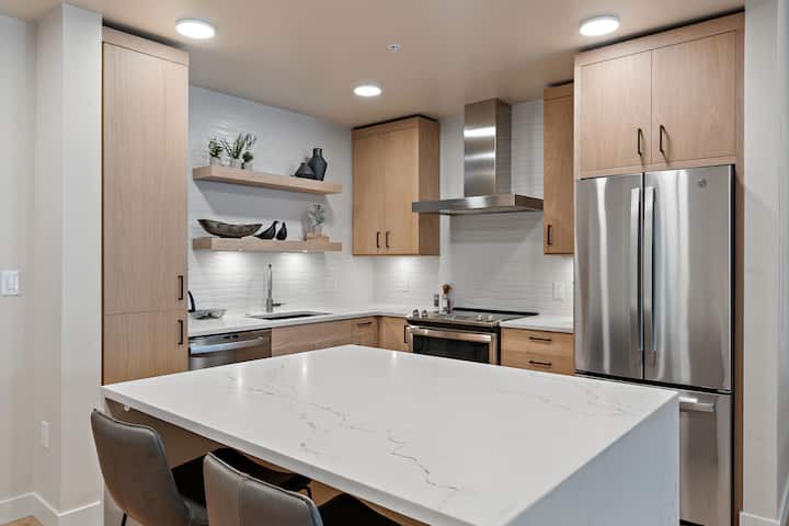 Upscale 1 Bedroom Condo In The Village At Tamarack - Donnelly, ID