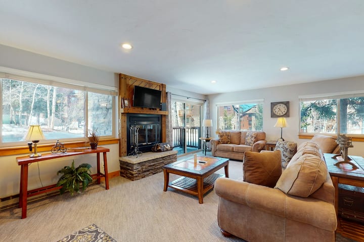 2br Condo With Ski Views, Hot Tubs & Gym - Breckenridge, CO