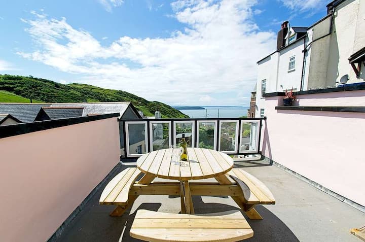 Sea Views, Quiet Village- Old Bakery Cottage - Rockham Bay