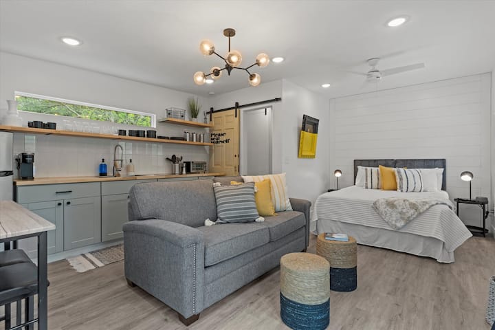 Sunset Tiny House At Linn Valley Lakes - Fontana, KS