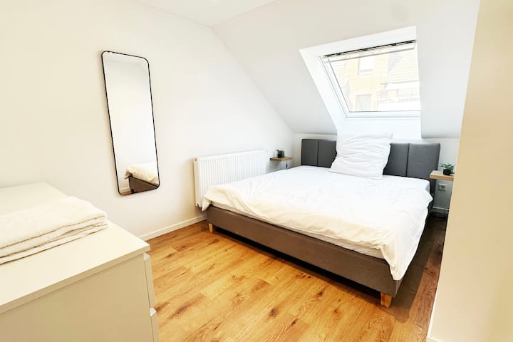 Suite Apartment In Krefeld | Central | High Ceilin - Krefeld
