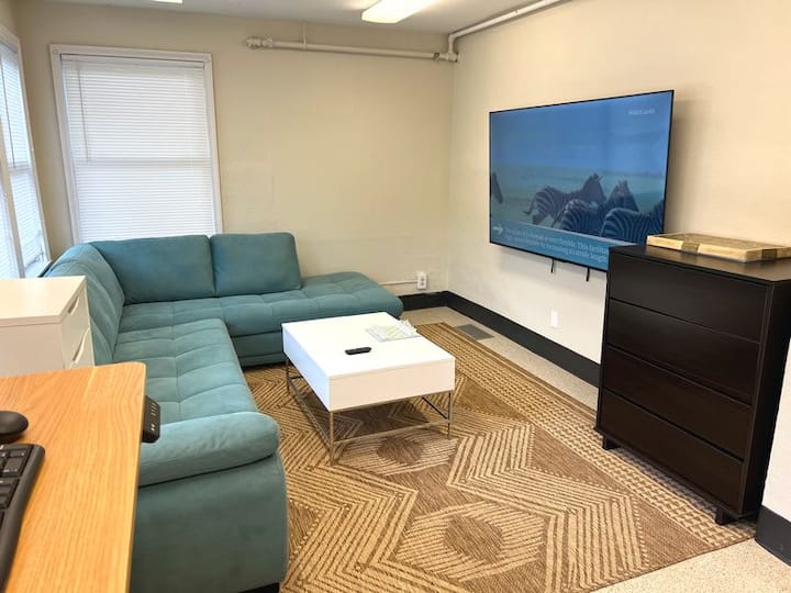 Deluxe Room, Queen Bed - Eugene, OR