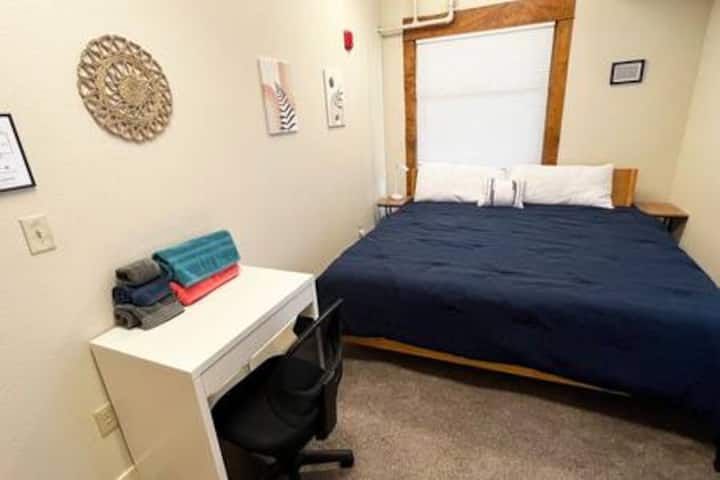 Deluxe Room, King Bed - Eugene, OR