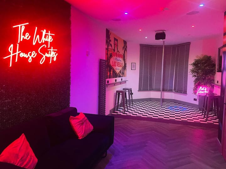 The White House Vegas Suites - Blackpool