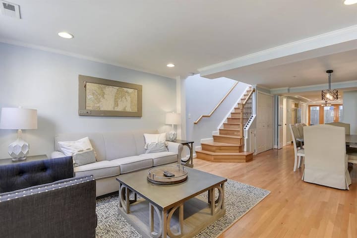 History & Charm Steps To Main St, City Dock & Usna - アナポリス, MD