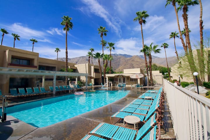 Desert Condo W/ Pool & Balcony Views - Palm Springs, CA