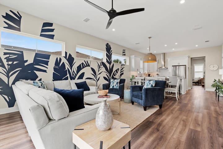 1 Block To Jax Beach: Trendy & Clean Beach Home - Jacksonville Beach, FL