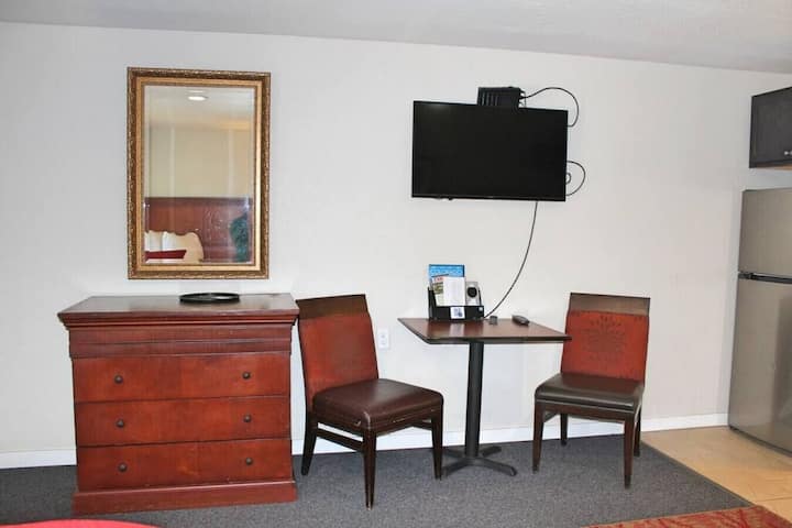 Alamosa Studio Suite - Alamosa, CO