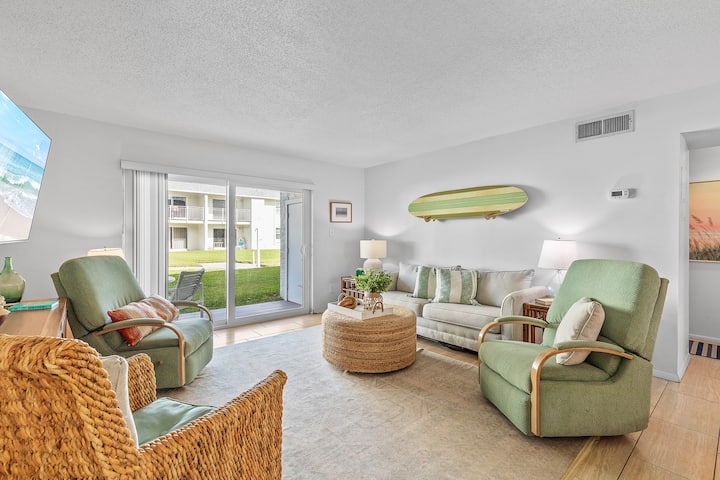 Ground-floor 2br Getaway! Colony Beach Club 121 - New Smyrna Beach, FL