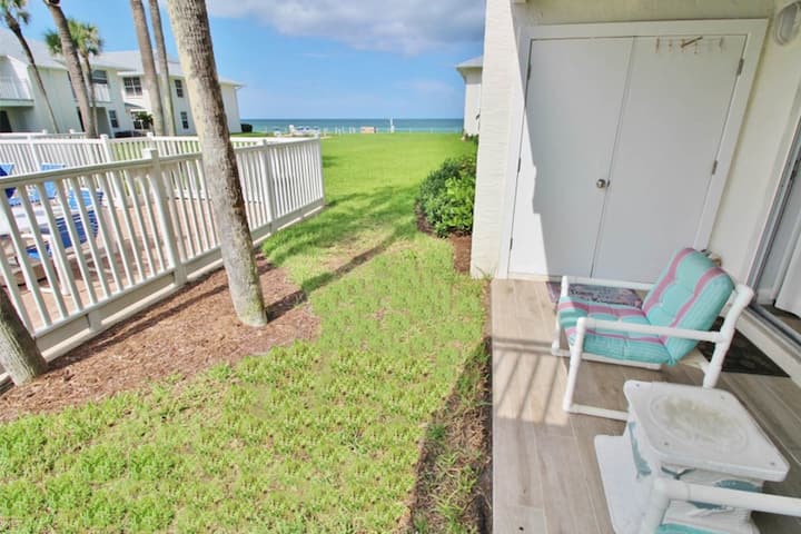 Cozy Retreat-steps From Bch-colony Beach Club 147 - Edgewater, FL