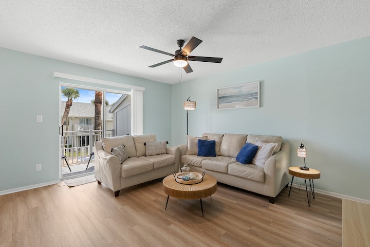 Beach Condo-pool/ocean View-colony Beach Club 207 - New Smyrna Beach, FL
