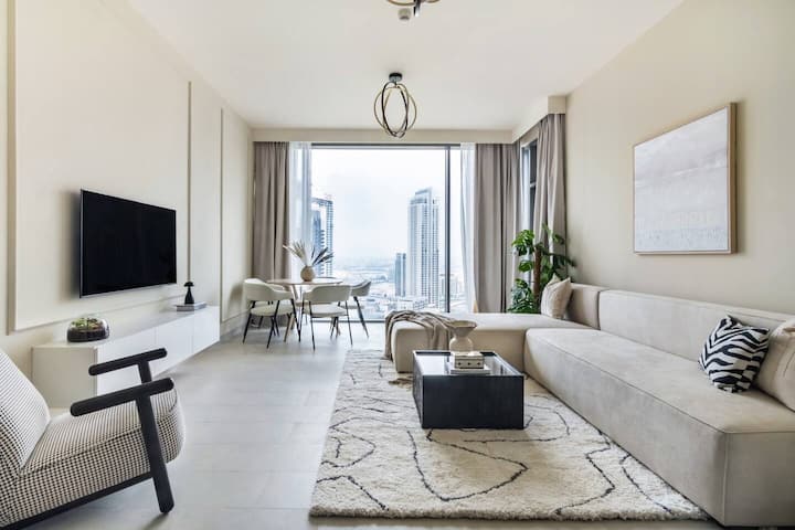 Breath Taking Heights On Dubai Creek - Dubai