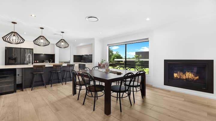 The Modern Vintage - Lovedale