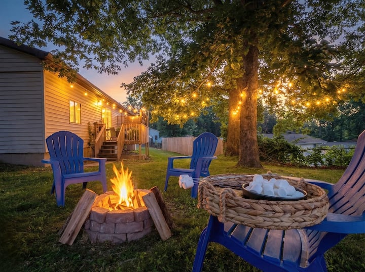 Fenced Yard · Fire Pit · Near Ace · Pet-friendly - Hilltop, WV