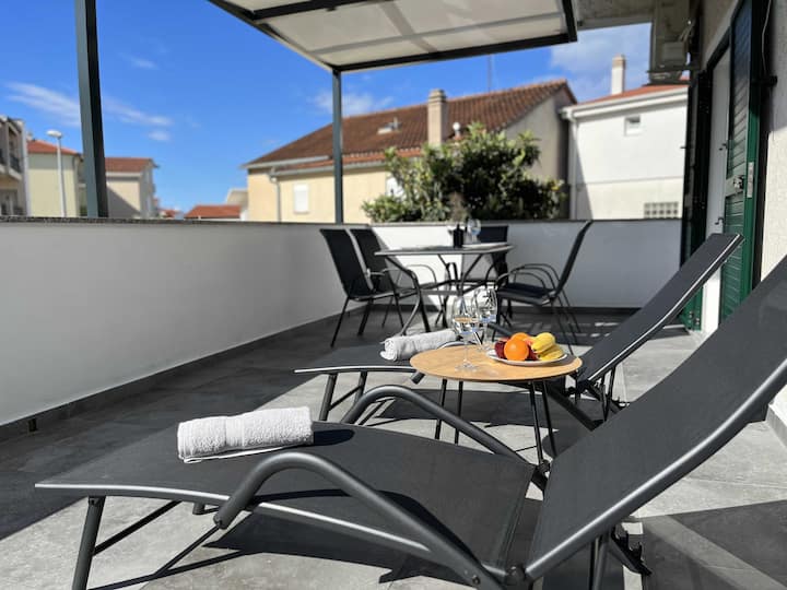 Nino - Two Bedroom Apartment With Terrace - Brodarica