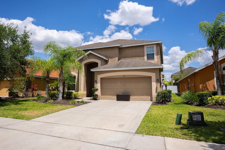 6 Bedroom Vacation Homes Veranda Palms Resort - Kissimmee, FL