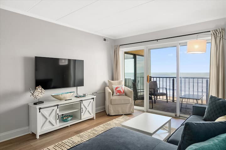 Beachfront Two Bedroom Condo With An Indoor Pool - Bethany Beach, DE