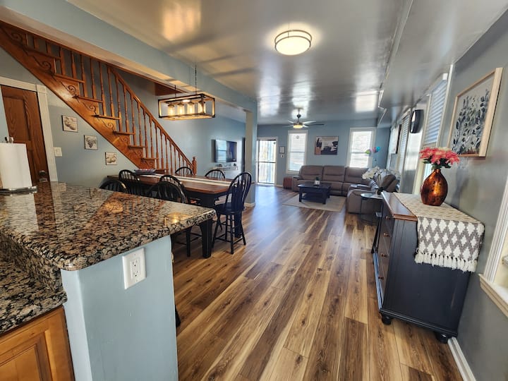 Big Deck Energy-close To Beach, Boardwalk & More! - Atlantic City, NJ