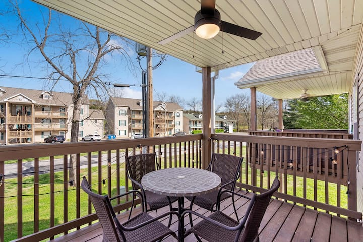 Our Landing Place | Access To Pool! - Branson, MO