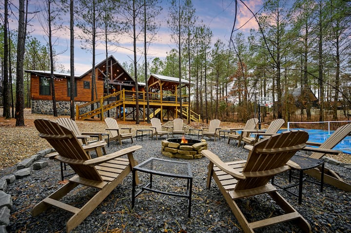 Massive Cabin • Hot Tub, Pickleball • Sleeps 16 - Broken Bow, OK
