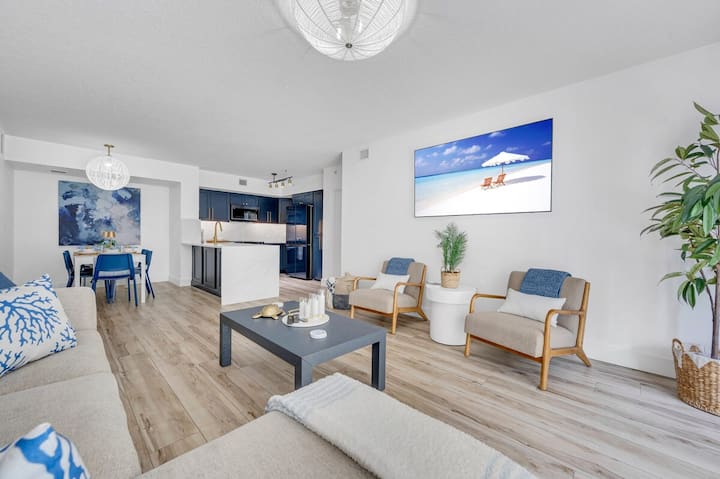 Luxury Beach Vacation - Hallandale Beach, FL