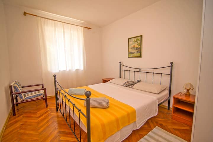 A-21194-a Appartement De Deux Chambres Avec La - Mali Losinj