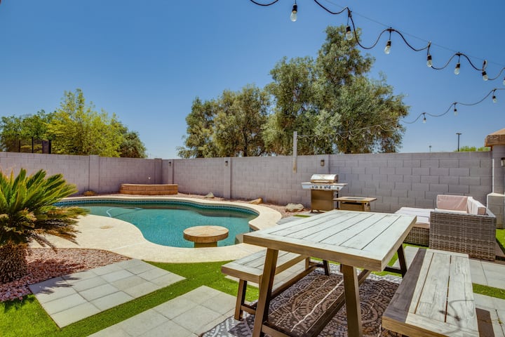 Fenced-in Pool & Patio: Gilbert Home! - Gilbert, AZ