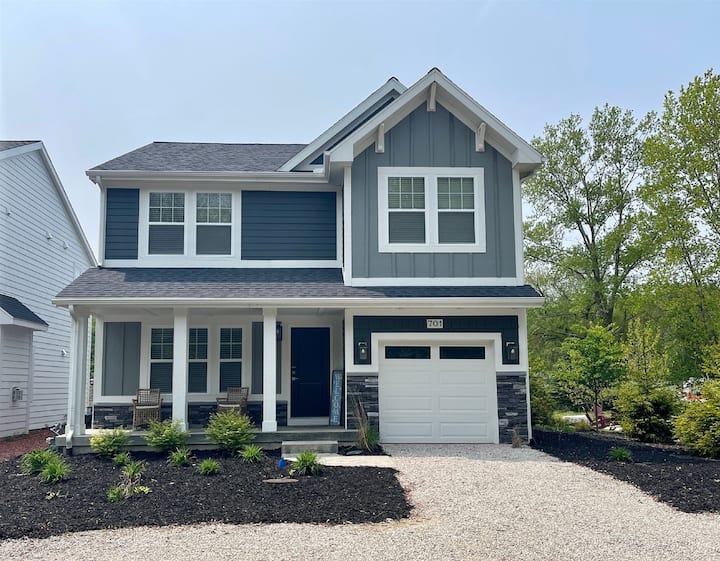 Special Moments Await You. Stylish. New. - South Haven, MI