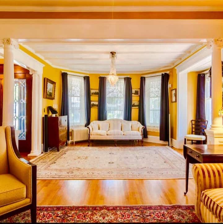 1000 Islands Bed And Breakfast King Georgevi Suite - Gananoque
